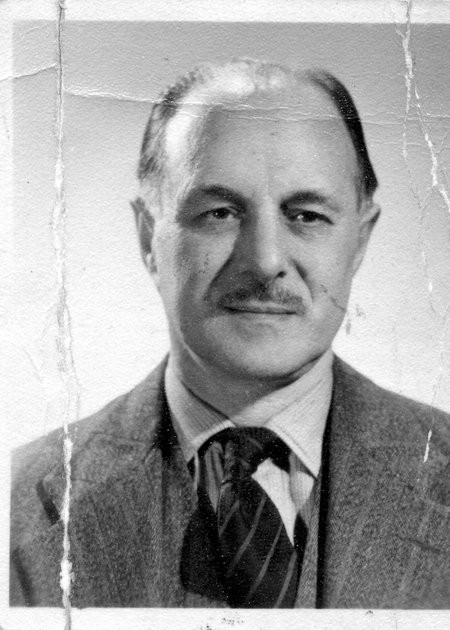 History | Claude Lyons